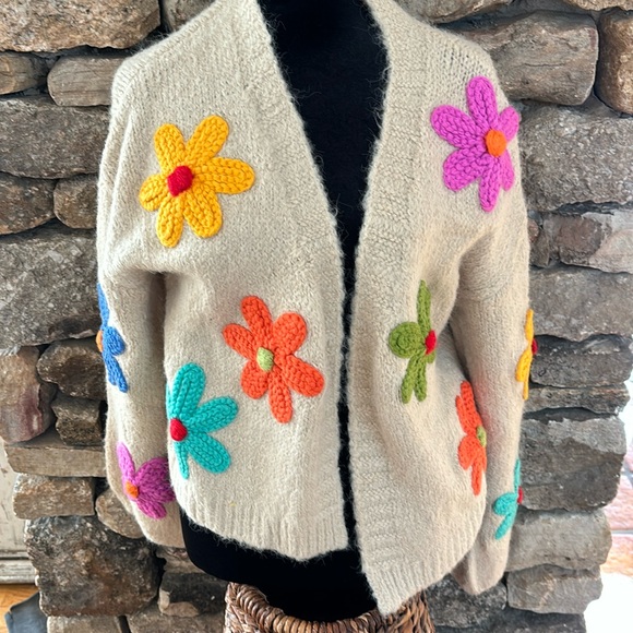 Threaded Leaf | Sweaters | Puff Flower Sweater Flower Power | Poshmark